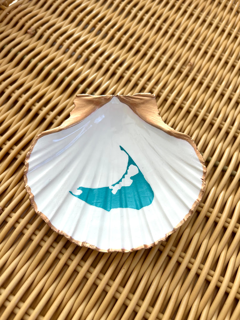 Nantucket Island Large Scallop Shell Dish – ACK 4170®