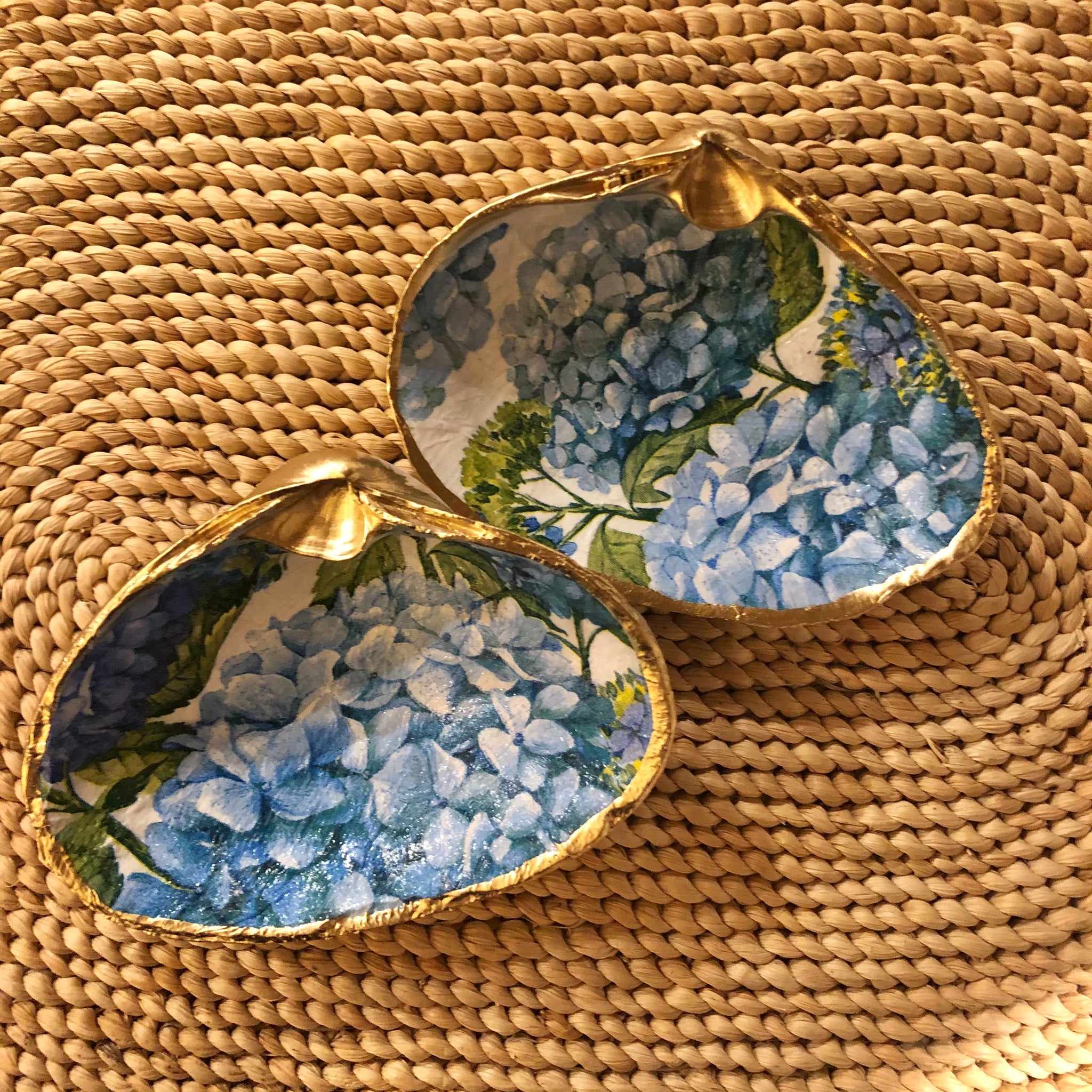 Blue Hydrangea Large Clam Shell Dish – ACK 4170®